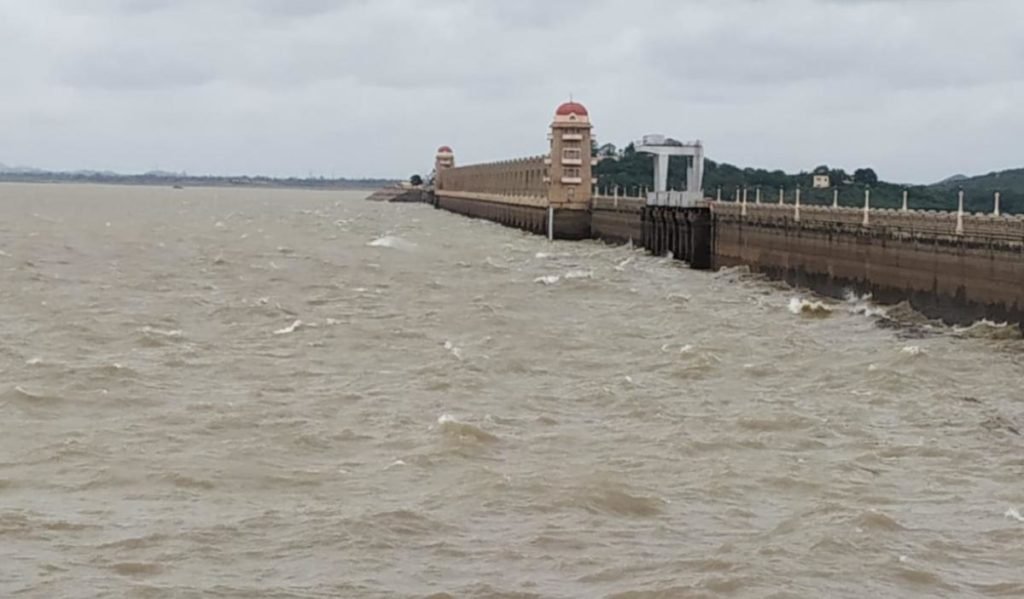 Tungabhadra dam filled to 1606.97 ft. Max capacity 1633 ft - hospet.online