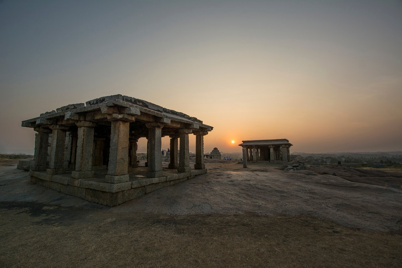 Hemakuta Hill - A Fortified Highland Of Hampi - hospet.online