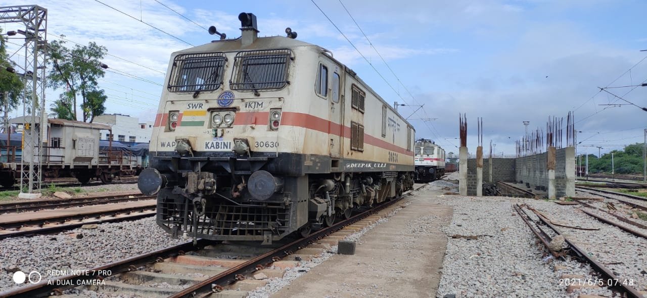 Hampi Express from Hosapete now runs as an Electric Train - hospet.online