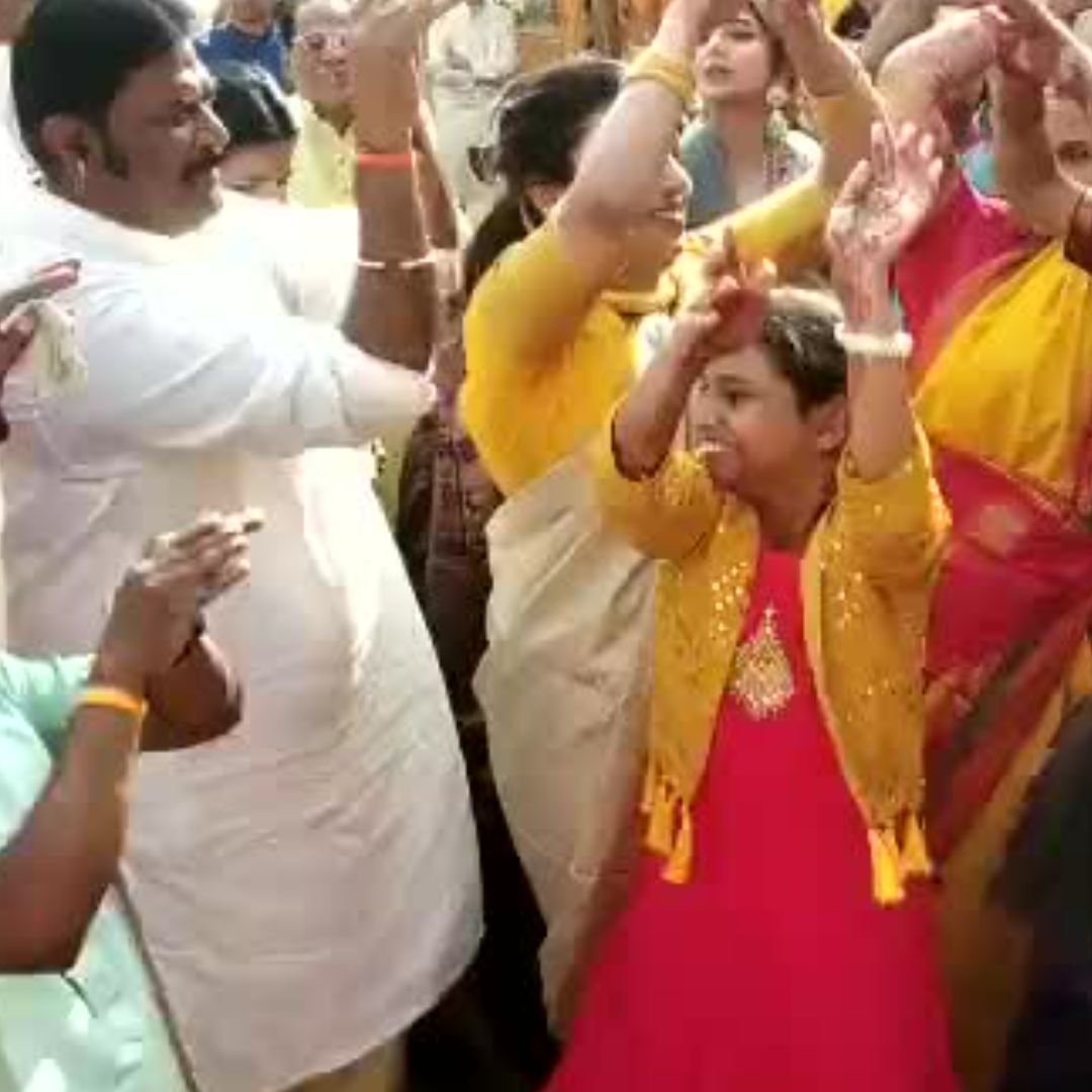 Minister Anand Singh shows off his cool dance moves at his daughter’s ...